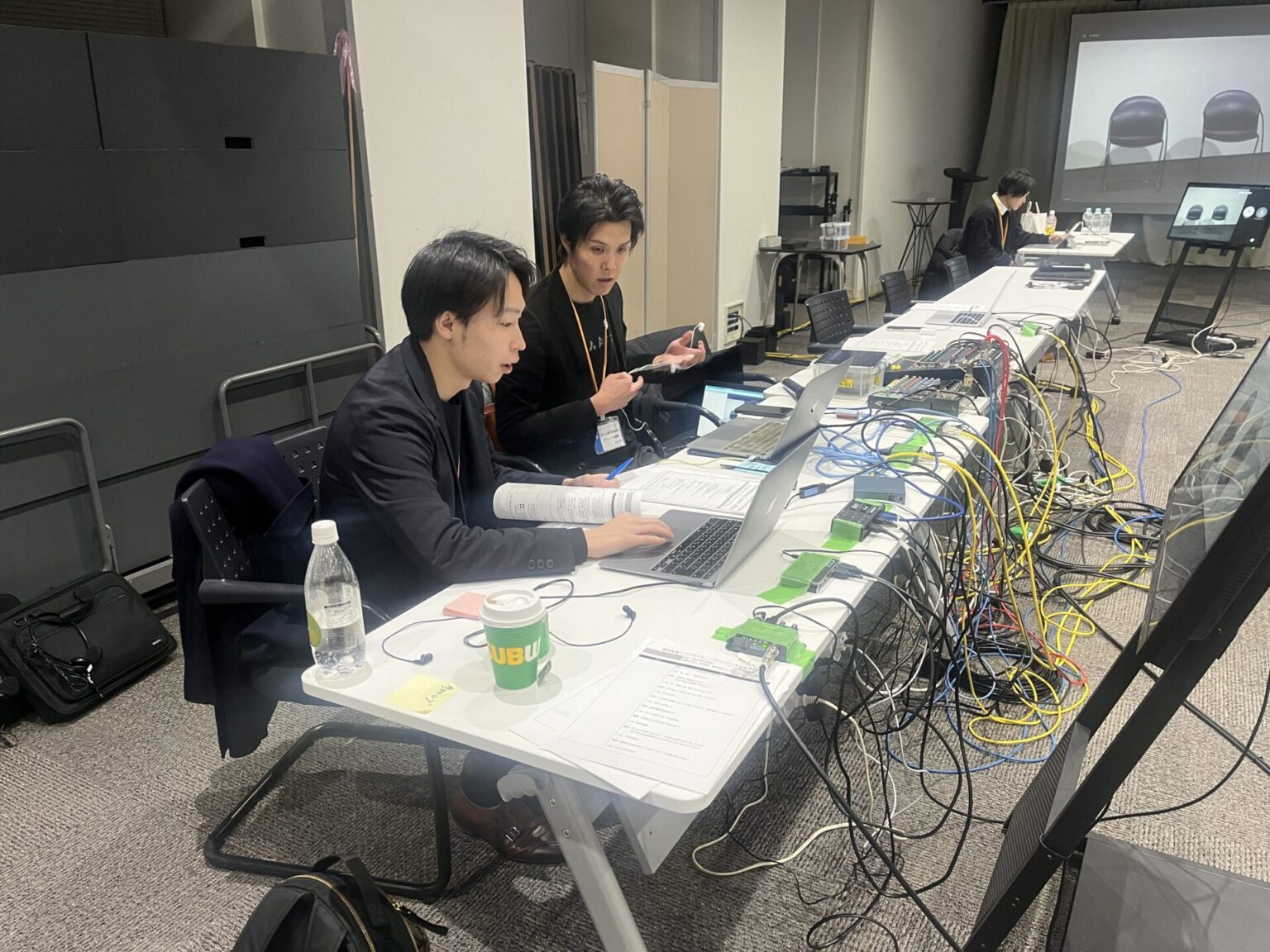 ハイブリッドイベントとは？開催事例や運営のポイントを解説 | ハイブリッドイベント運営ならAirz Hybrid